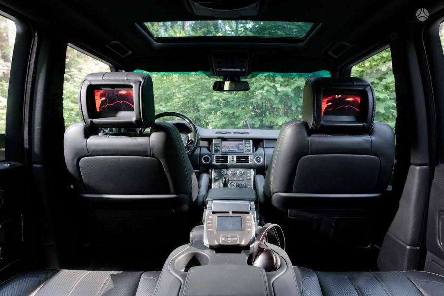 Melns Land Rover Range Rover 2010 Cēsis, ar dzinēja tilpumu 3.60 L un nobraukumu 273 tūkst. km par 14700 €, foto 26 vietnē AUTOMOTO.COM.LV