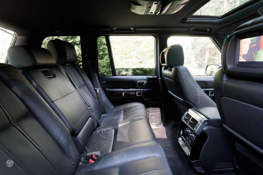 Melns Land Rover Range Rover 2010 Cēsis, ar dzinēja tilpumu 3.60 L un nobraukumu 273 tūkst. km par 14700 €, foto 32 vietnē AUTOMOTO.COM.LV
