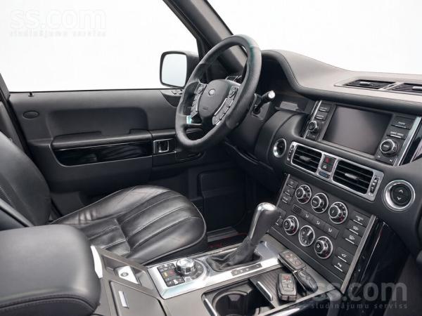 Melns Land Rover Range Rover 2010 Tukums, ar dzinēja tilpumu 3.60 L un nobraukumu 226 tūkst. km par 18800 €, foto 9 vietnē AUTOMOTO.COM.LV