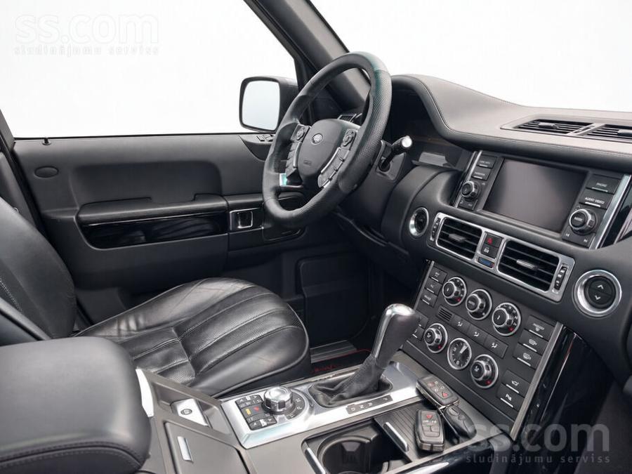 Melns Land Rover Range Rover 2010 Tukums, ar dzinēja tilpumu 3.60 L un nobraukumu 226 tūkst. km par 18800 €, foto 9 vietnē AUTOMOTO.COM.LV