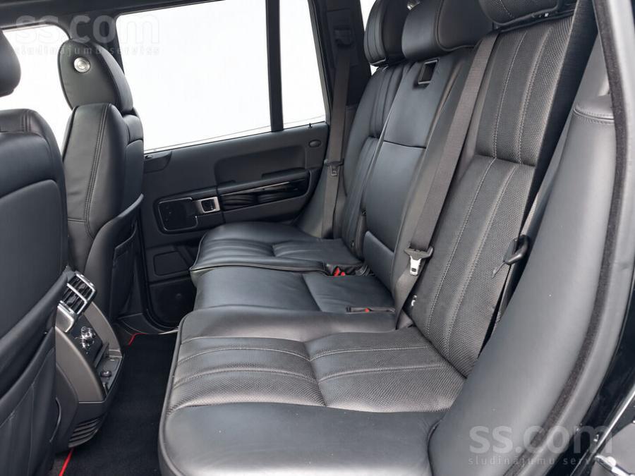 Melns Land Rover Range Rover 2010 Tukums, ar dzinēja tilpumu 3.60 L un nobraukumu 226 tūkst. km par 18800 €, foto 11 vietnē AUTOMOTO.COM.LV