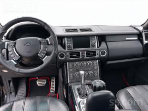 Melns Land Rover Range Rover 2010 Tukums, ar dzinēja tilpumu 3.60 L un nobraukumu 226 tūkst. km par 18800 €, foto 12 vietnē AUTOMOTO.COM.LV