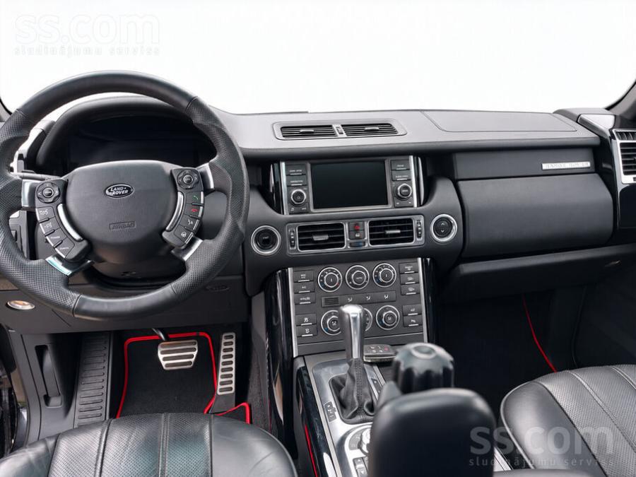 Melns Land Rover Range Rover 2010 Tukums, ar dzinēja tilpumu 3.60 L un nobraukumu 226 tūkst. km par 18800 €, foto 12 vietnē AUTOMOTO.COM.LV
