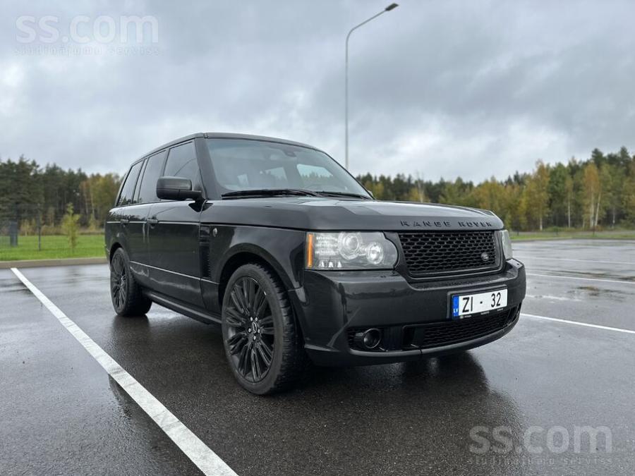 Black Land Rover Range Rover 2011 in Riga, with an engine capacity of 4.40 L and mileage of 252 thousand km for 18250 €, photo 7 on AUTOMOTO.COM.LV