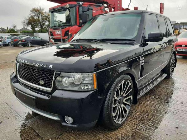 Black Land Rover Range Rover 2011 in Silute, with an engine capacity of 4.40 L and mileage of 100 thousand km for 3700 €, photo 2 on AUTOMOTO.COM.LV