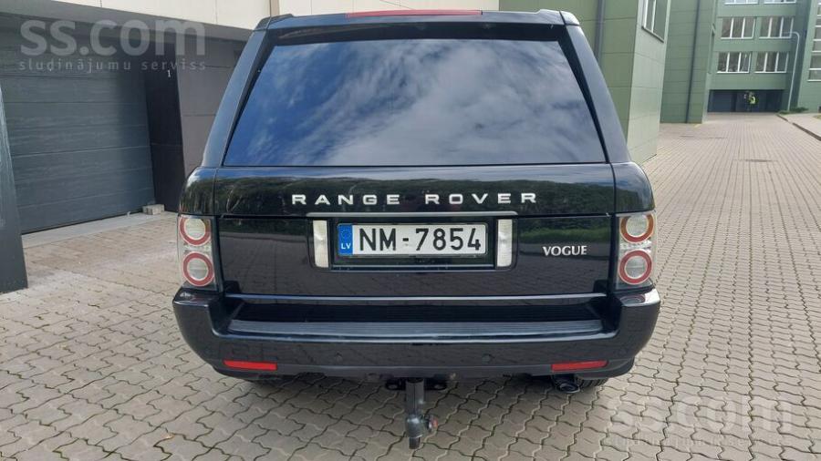 Melns Land Rover Range Rover 2011 Rīga, ar dzinēja tilpumu 4.40 L un nobraukumu 0 tūkst. km par 12900 €, foto 15 vietnē AUTOMOTO.COM.LV