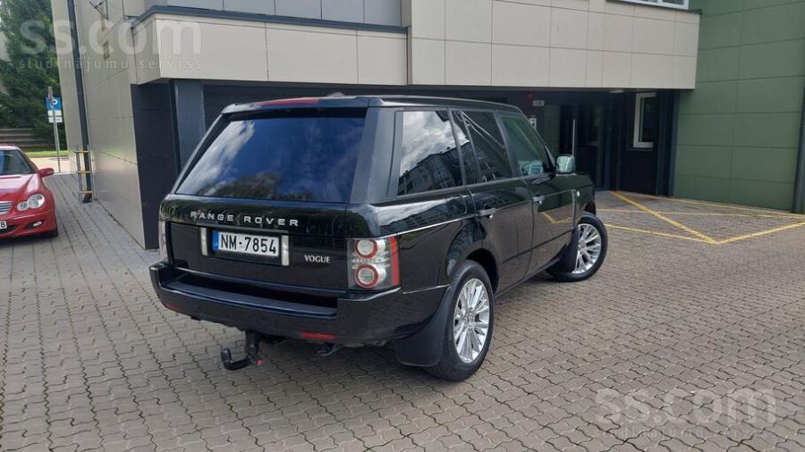 Melns Land Rover Range Rover 2011 Rīga, ar dzinēja tilpumu 4.40 L un nobraukumu 0 tūkst. km par 12900 €, foto 22 vietnē AUTOMOTO.COM.LV