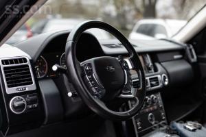 Black Land Rover Range Rover 2011 in Riga, with an engine capacity of 4.40 L and mileage of 305 thousand km for 13987 €, photo 15 on AUTOMOTO.COM.LV
