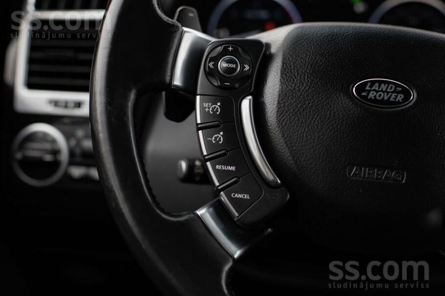 Black Land Rover Range Rover 2011 in Riga, with an engine capacity of 4.40 L and mileage of 305 thousand km for 13987 €, photo 20 on AUTOMOTO.COM.LV