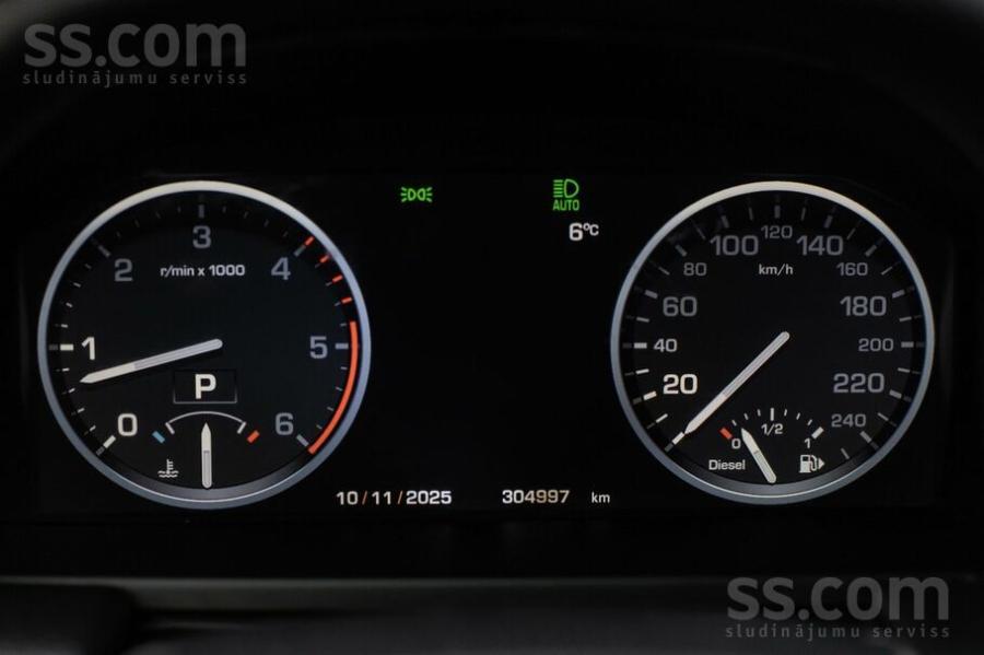 Black Land Rover Range Rover 2011 in Riga, with an engine capacity of 4.40 L and mileage of 305 thousand km for 13987 €, photo 22 on AUTOMOTO.COM.LV