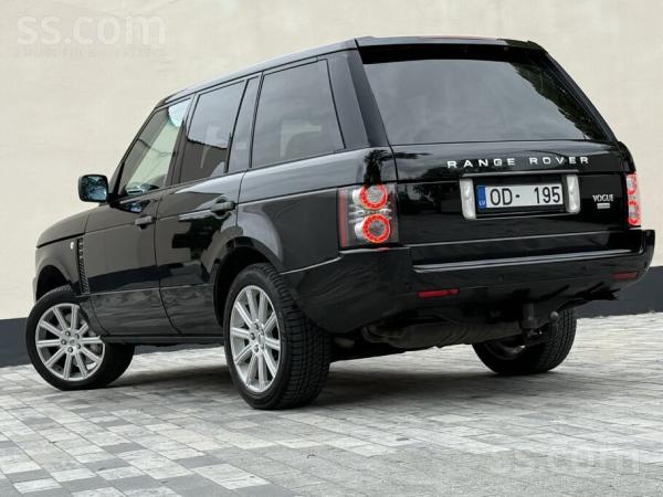 Melns Land Rover Range Rover 2011 Rīga, ar dzinēja tilpumu 4.40 L un nobraukumu 0 tūkst. km par 11950 €, foto 4 vietnē AUTOMOTO.COM.LV