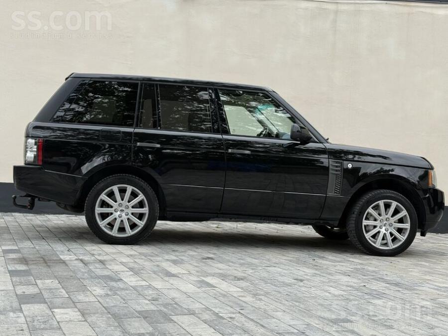 Black Land Rover Range Rover 2011 in Riga, with an engine capacity of 4.40 L and mileage of 0 thousand km for 11950 €, photo 7 on AUTOMOTO.COM.LV