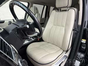 Black Land Rover Range Rover 2011 in Riga, with an engine capacity of 4.40 L and mileage of 0 thousand km for 11950 €, photo 15 on AUTOMOTO.COM.LV