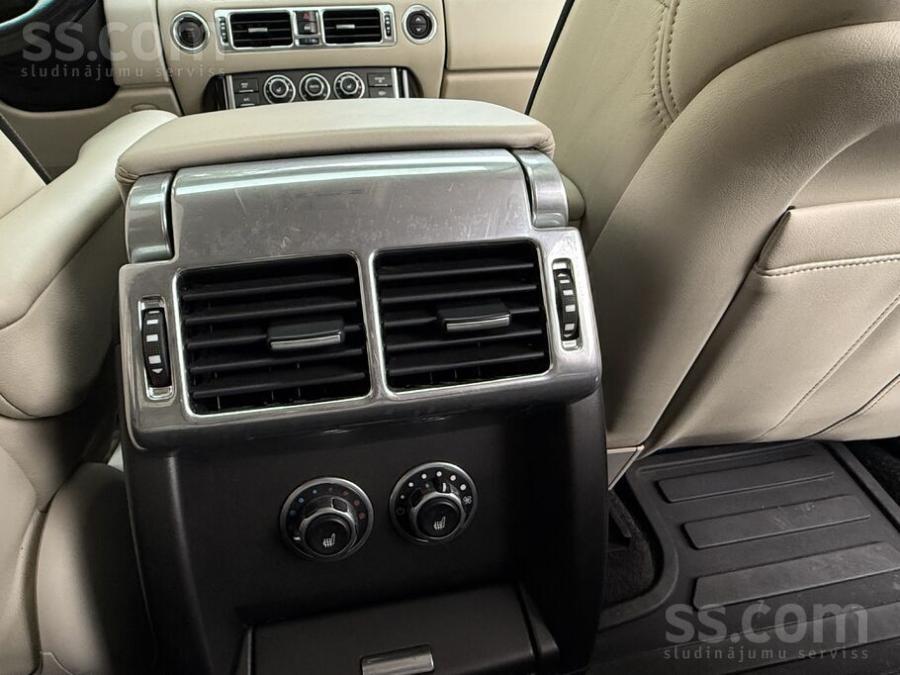 Black Land Rover Range Rover 2011 in Riga, with an engine capacity of 4.40 L and mileage of 0 thousand km for 11950 €, photo 18 on AUTOMOTO.COM.LV