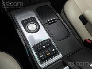 Black Land Rover Range Rover 2011 in Riga, with an engine capacity of 4.40 L and mileage of 0 thousand km for 11950 €, photo 23 on AUTOMOTO.COM.LV