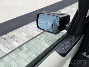 Black Land Rover Range Rover 2011 in Riga, with an engine capacity of 4.40 L and mileage of 0 thousand km for 11950 €, photo 29 on AUTOMOTO.COM.LV