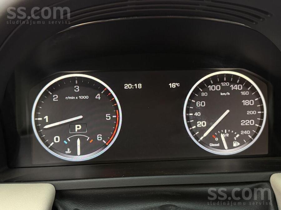 Black Land Rover Range Rover 2011 in Riga, with an engine capacity of 4.40 L and mileage of 0 thousand km for 11950 €, photo 33 on AUTOMOTO.COM.LV