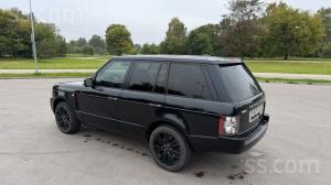 Melns Land Rover Range Rover 2011 Rīga, ar dzinēja tilpumu 5.00 L un nobraukumu 140 tūkst. km par 8500 €, foto 5 vietnē AUTOMOTO.COM.LV