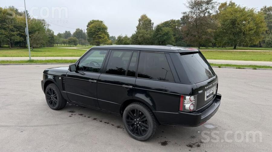 Melns Land Rover Range Rover 2011 Rīga, ar dzinēja tilpumu 5.00 L un nobraukumu 140 tūkst. km par 8500 €, foto 5 vietnē AUTOMOTO.COM.LV