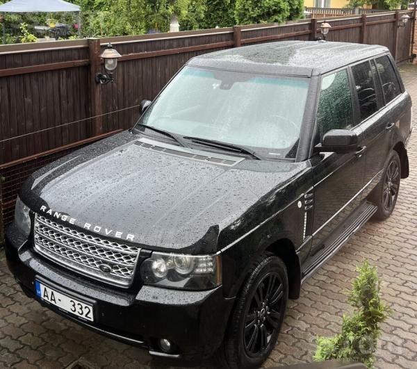 Black Land Rover Range Rover 2012 in Riga, with an engine capacity of 4.40 L and mileage of 271 thousand km for 13700 €, photo 1 on AUTOMOTO.COM.LV