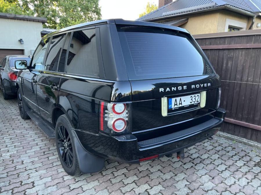 Melns Land Rover Range Rover 2012 Rīga, ar dzinēja tilpumu 4.40 L un nobraukumu 271 tūkst. km par 13700 €, foto 4 vietnē AUTOMOTO.COM.LV