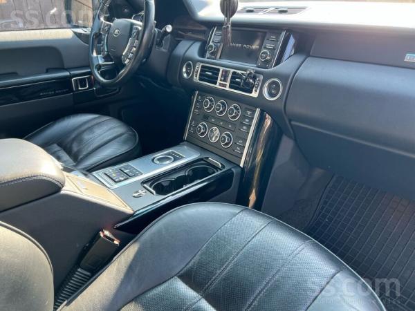 Melns Land Rover Range Rover 2012 Rīga, ar dzinēja tilpumu 4.40 L un nobraukumu 271 tūkst. km par 13700 €, foto 6 vietnē AUTOMOTO.COM.LV