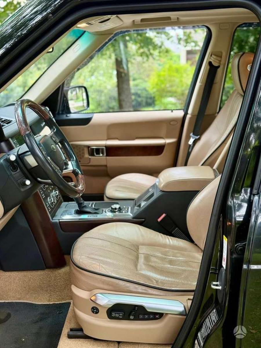 Black Land Rover Range Rover 2012 in Vilnius, with an engine capacity of 5.00 L and mileage of 289 thousand km for 9000 €, photo 8 on AUTOMOTO.COM.LV