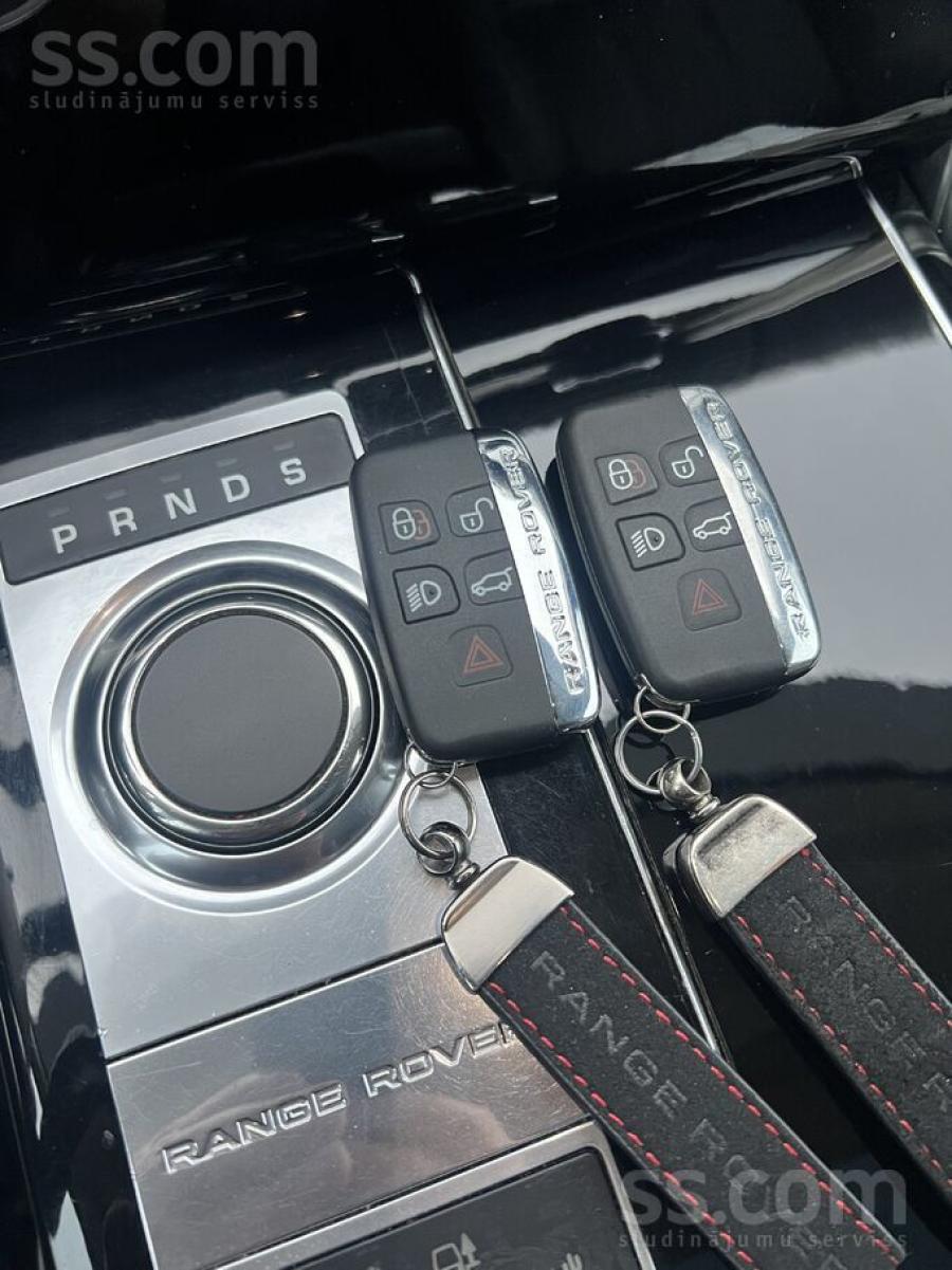 Melns Land Rover Range Rover 2013 Rīga, ar dzinēja tilpumu 4.40 L un nobraukumu 237 tūkst. km par 23300 €, foto 16 vietnē AUTOMOTO.COM.LV