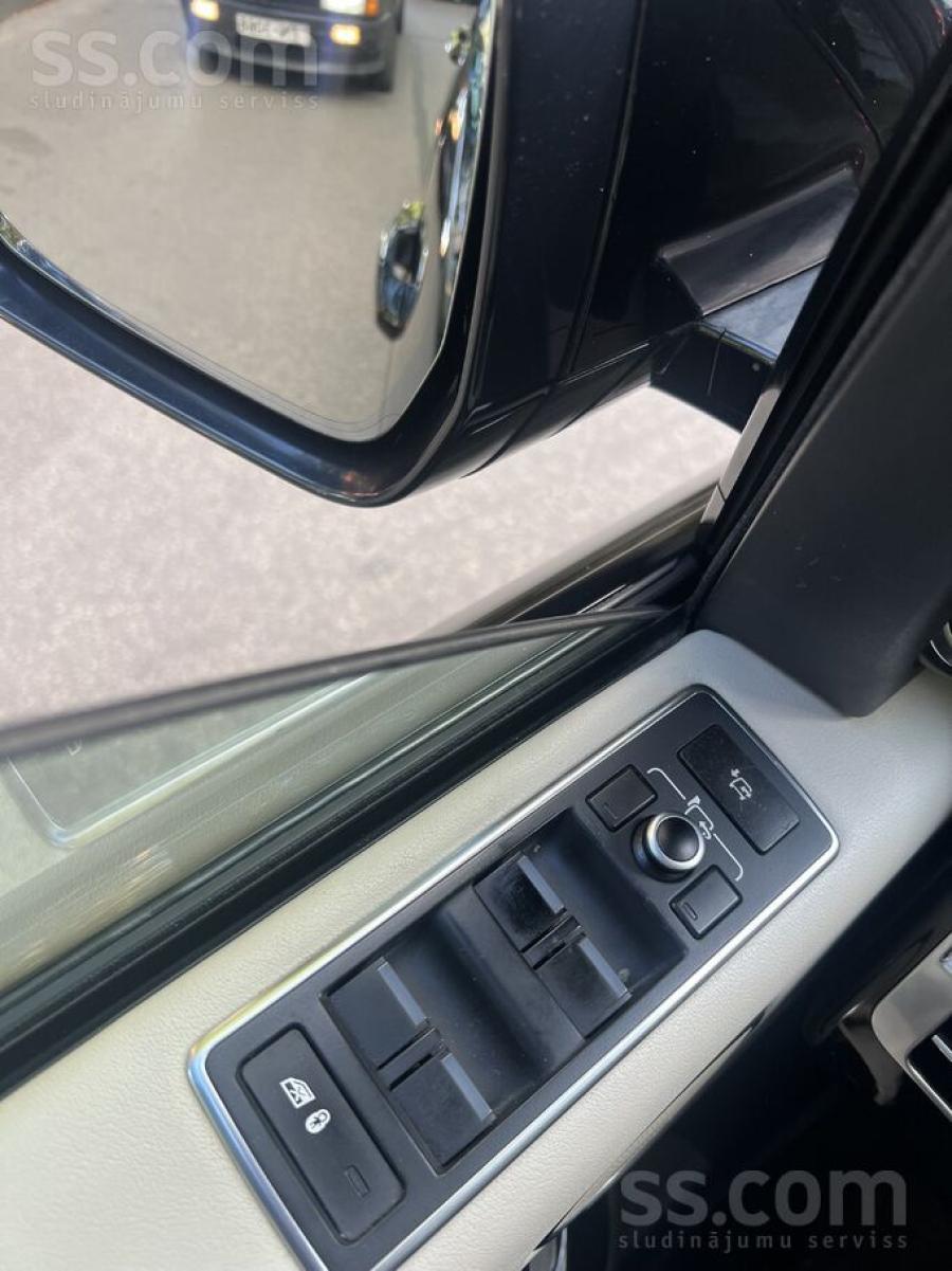Melns Land Rover Range Rover 2013 Rīga, ar dzinēja tilpumu 4.40 L un nobraukumu 237 tūkst. km par 23300 €, foto 20 vietnē AUTOMOTO.COM.LV
