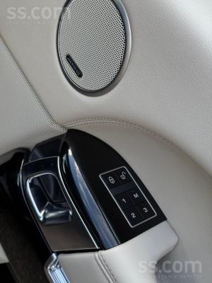 Melns Land Rover Range Rover 2013 Rīga, ar dzinēja tilpumu 4.40 L un nobraukumu 272 tūkst. km par 19980 €, foto 17 vietnē AUTOMOTO.COM.LV