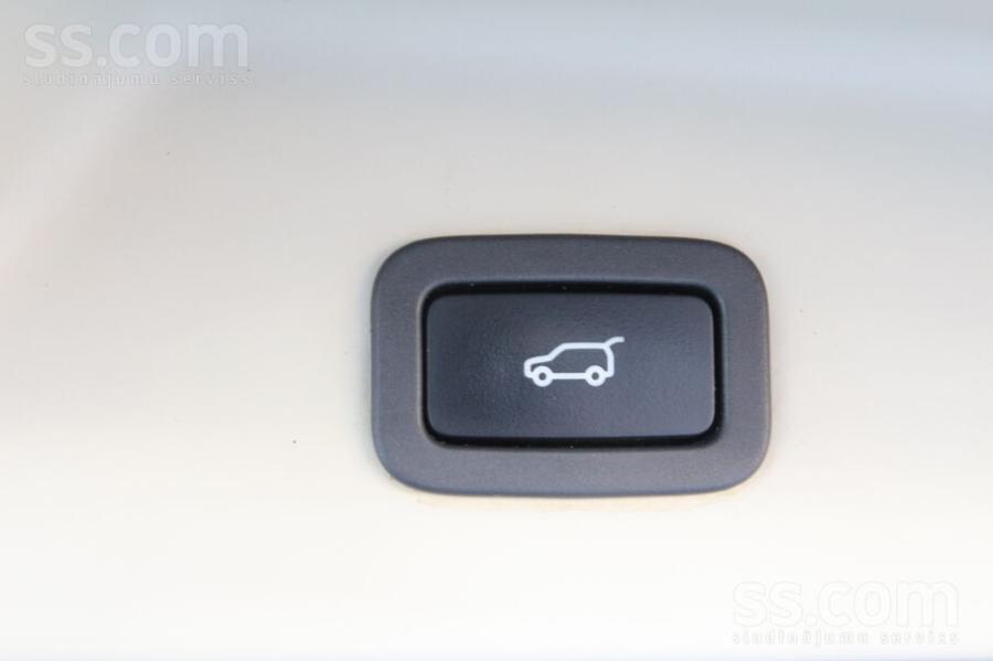 Melns Land Rover Range Rover 2013 Rīga, ar dzinēja tilpumu 4.00 L un nobraukumu 244 tūkst. km par 22400 €, foto 30 vietnē AUTOMOTO.COM.LV