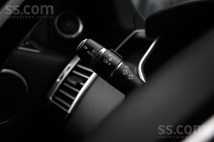 Black Land Rover Range Rover 2013 in Jelgava, with an engine capacity of 4.40 L and mileage of 0 thousand km for 29900 €, photo 16 on AUTOMOTO.COM.LV