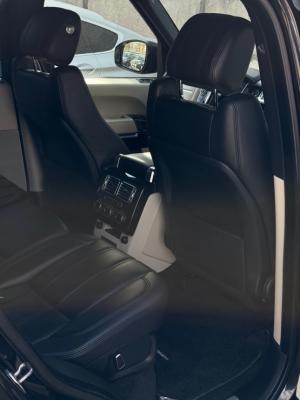 Melns Land Rover Range Rover 2013 Rīga, ar dzinēja tilpumu 4.40 L un nobraukumu 269 tūkst. km par 24580 €, foto 18 vietnē AUTOMOTO.COM.LV