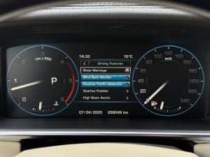 Melns Land Rover Range Rover 2013 Rīga, ar dzinēja tilpumu 4.40 L un nobraukumu 269 tūkst. km par 24580 €, foto 30 vietnē AUTOMOTO.COM.LV