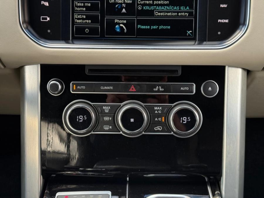 Melns Land Rover Range Rover 2013 Rīga, ar dzinēja tilpumu 4.40 L un nobraukumu 269 tūkst. km par 24580 €, foto 31 vietnē AUTOMOTO.COM.LV