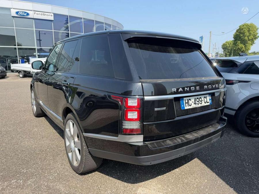 Black Land Rover Range Rover 2013 in Taurage, with an engine capacity of 4.40 L and mileage of 203 thousand km for 21200 €, photo 6 on AUTOMOTO.COM.LV