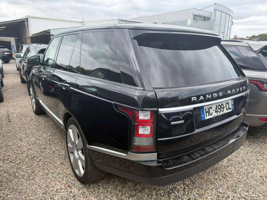 Black Land Rover Range Rover 2013 in Taurage, with an engine capacity of 4.40 L and mileage of 203 thousand km for 21200 €, photo 7 on AUTOMOTO.COM.LV