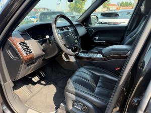 Black Land Rover Range Rover 2013 in Taurage, with an engine capacity of 4.40 L and mileage of 203 thousand km for 21200 €, photo 9 on AUTOMOTO.COM.LV