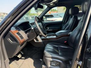 Black Land Rover Range Rover 2013 in Taurage, with an engine capacity of 4.40 L and mileage of 203 thousand km for 21200 €, photo 10 on AUTOMOTO.COM.LV