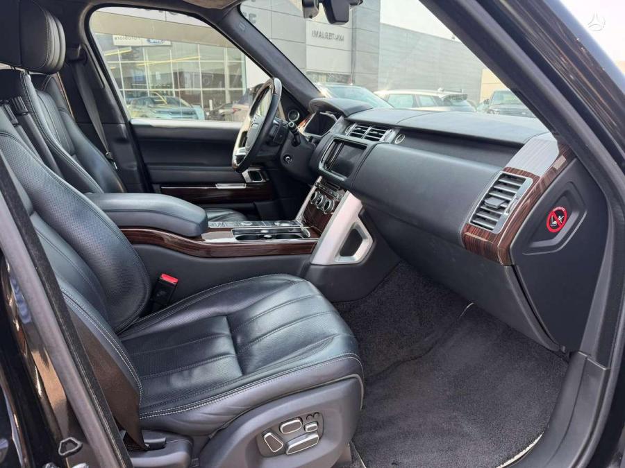 Black Land Rover Range Rover 2013 in Taurage, with an engine capacity of 4.40 L and mileage of 203 thousand km for 21200 €, photo 11 on AUTOMOTO.COM.LV