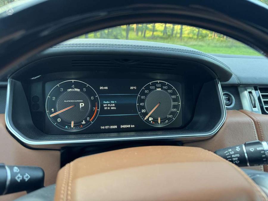 Black Land Rover Range Rover 2013 in Kaunas, with an engine capacity of 5.00 L and mileage of 241 thousand km for 14200 €, photo 12 on AUTOMOTO.COM.LV
