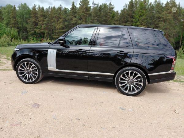 Black Land Rover Range Rover 2013 in Radviliskis, with an engine capacity of 4.37 L and mileage of 224 thousand km for 17800 €, photo 3 on AUTOMOTO.COM.LV