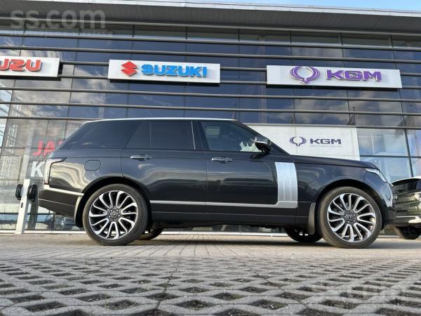 Black Land Rover Range Rover 2013 in Riga, with an engine capacity of 4.40 L and mileage of 265 thousand km for 21000 €, photo 5 on AUTOMOTO.COM.LV