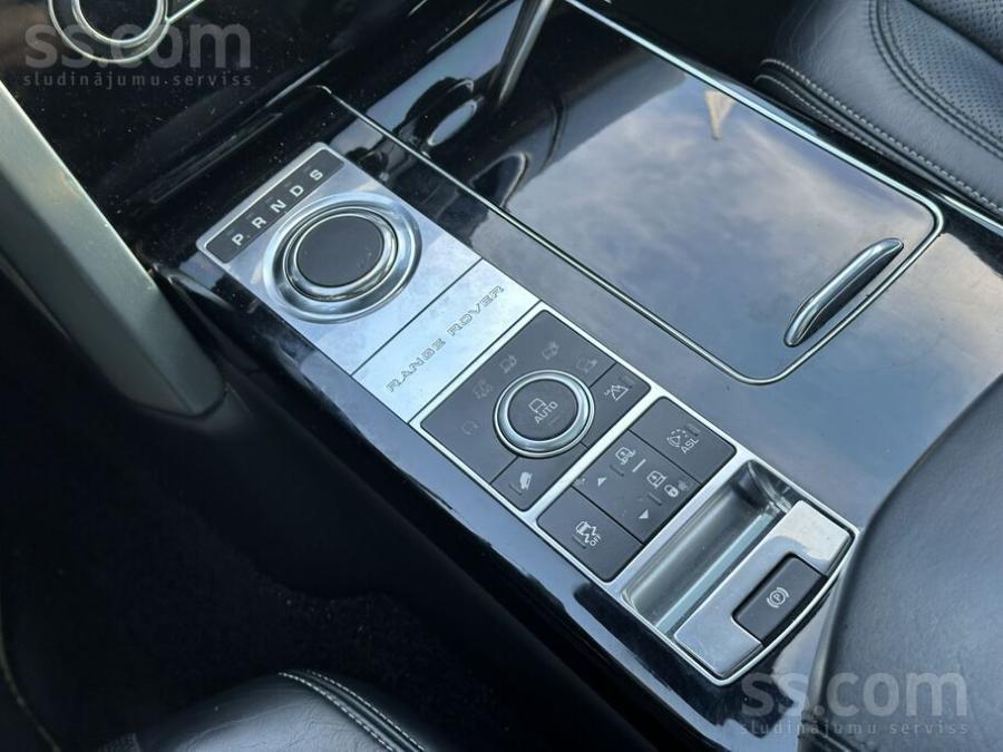 Black Land Rover Range Rover 2013 in Riga, with an engine capacity of 4.40 L and mileage of 265 thousand km for 21000 €, photo 14 on AUTOMOTO.COM.LV