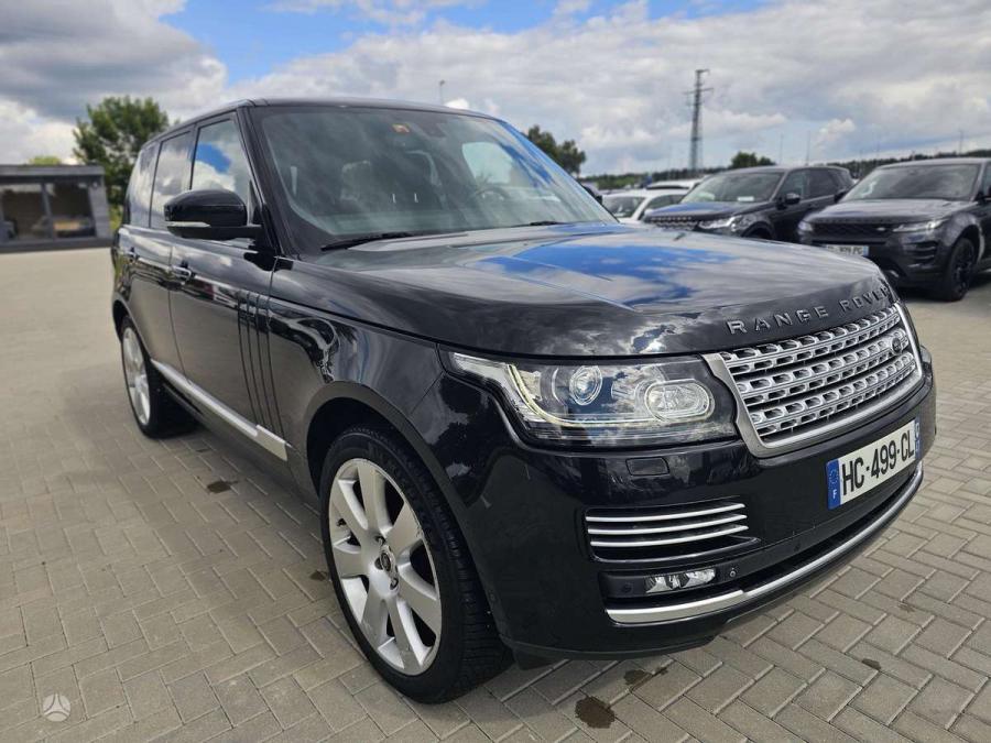 Black Land Rover Range Rover 2013 in Taurage, with an engine capacity of 4.37 L and mileage of 203 thousand km for 20200 €, photo 4 on AUTOMOTO.COM.LV