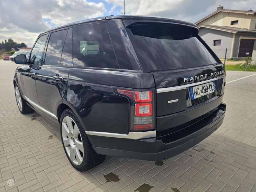 Black Land Rover Range Rover 2013 in Taurage, with an engine capacity of 4.37 L and mileage of 203 thousand km for 20200 €, photo 5 on AUTOMOTO.COM.LV