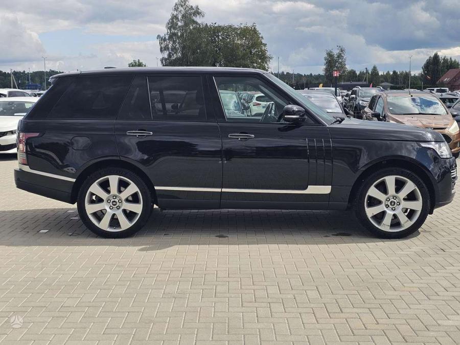 Black Land Rover Range Rover 2013 in Taurage, with an engine capacity of 4.37 L and mileage of 203 thousand km for 20200 €, photo 8 on AUTOMOTO.COM.LV