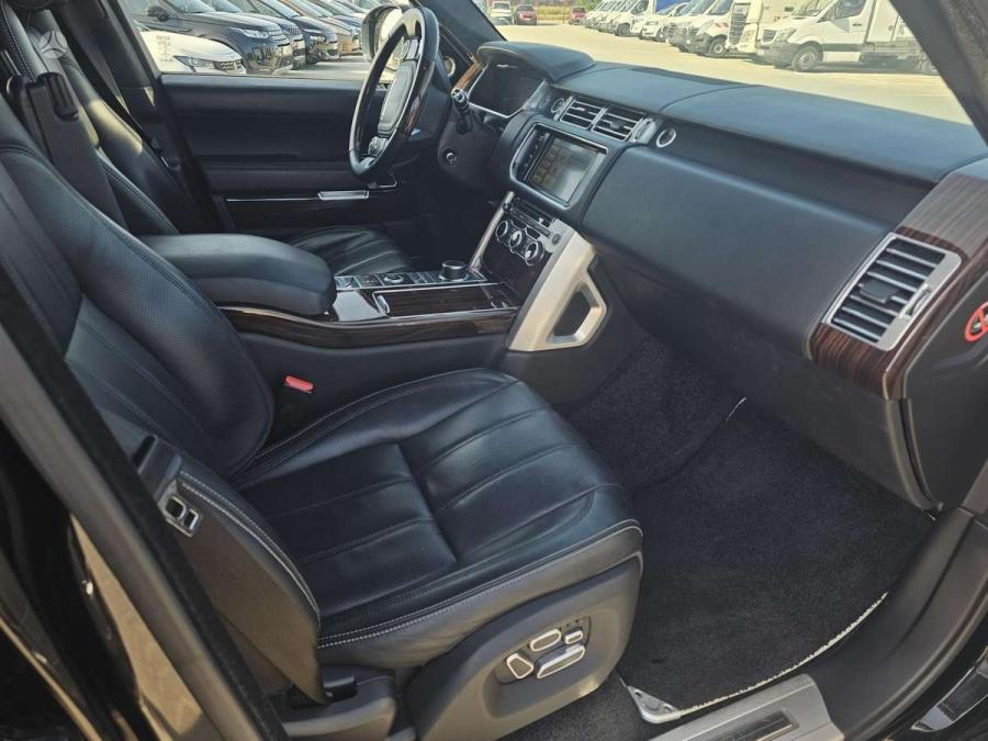Black Land Rover Range Rover 2013 in Taurage, with an engine capacity of 4.37 L and mileage of 203 thousand km for 20200 €, photo 15 on AUTOMOTO.COM.LV