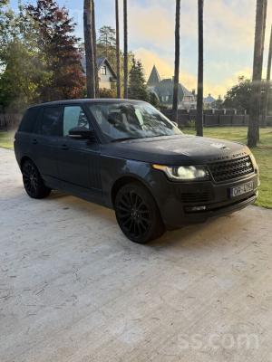 Black Land Rover Range Rover 2013 in Riga, with an engine capacity of 4.40 L and mileage of 231 thousand km for 15500 €, photo 3 on AUTOMOTO.COM.LV