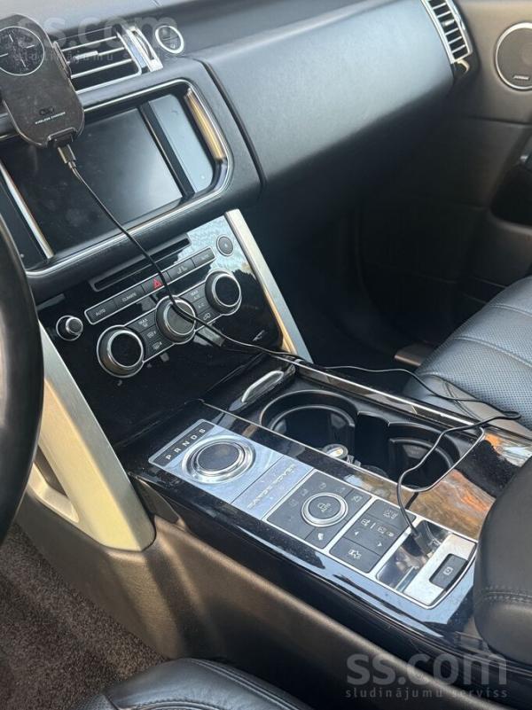 Melns Land Rover Range Rover 2013 Rīga, ar dzinēja tilpumu 4.40 L un nobraukumu 231 tūkst. km par 15500 €, foto 6 vietnē AUTOMOTO.COM.LV